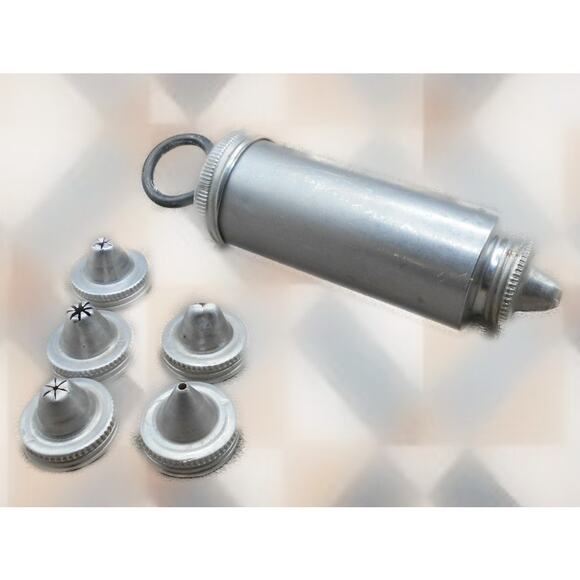 Unbranded | Kitchen | Vintage Aluminum 4 Cake Decorator Set W6 Tips ...